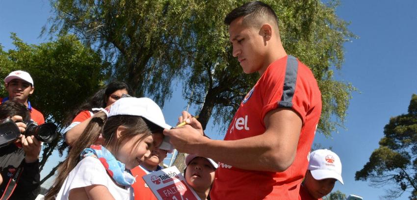 Niños de la Teletón llegan a alentar a la Selección Chilena tras duro ...
