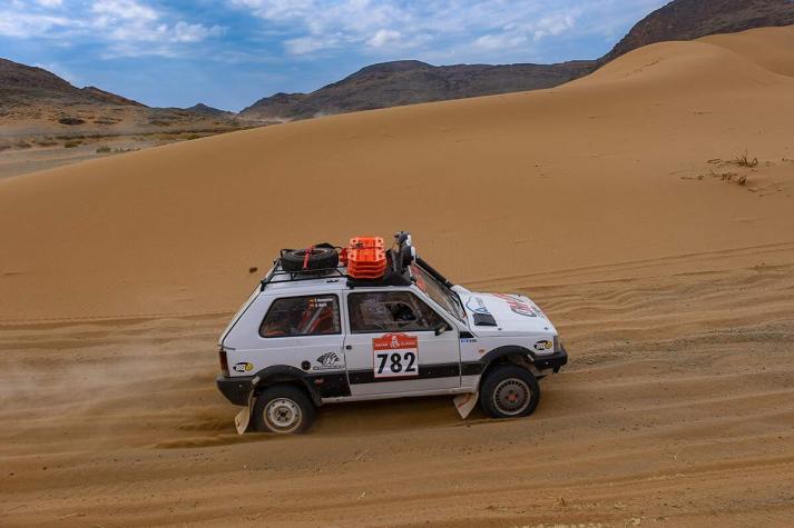 La historia del Fiat Panda que está a punto de completar el Dakar